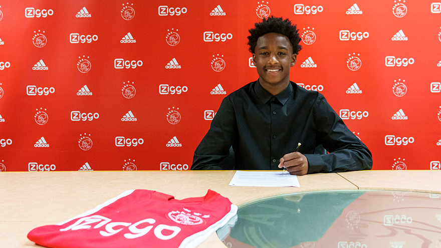 Ajax verlengt contract Ar'jany Martha