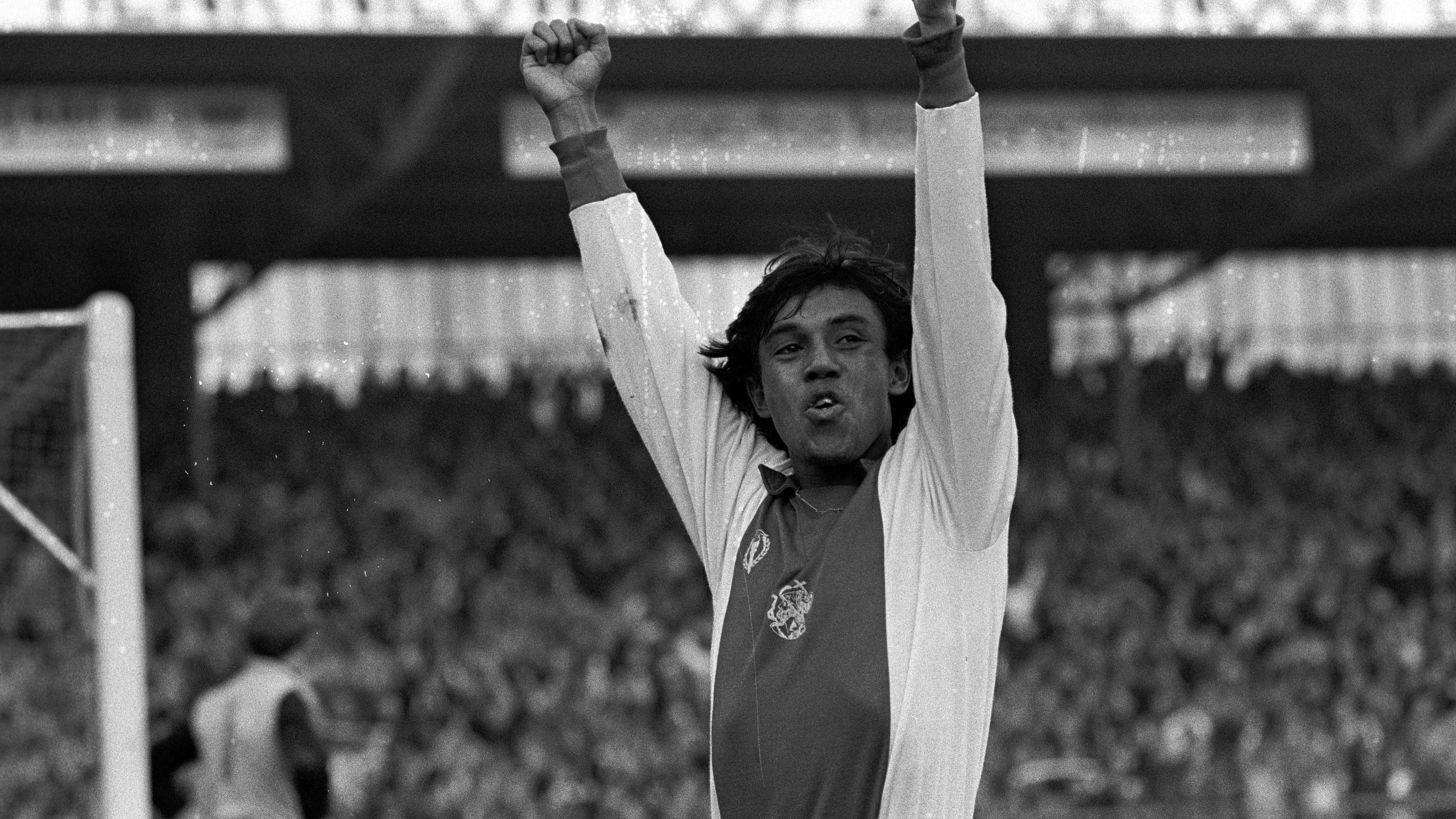 Top 5 goals | Simon Tahamata 67 jaar