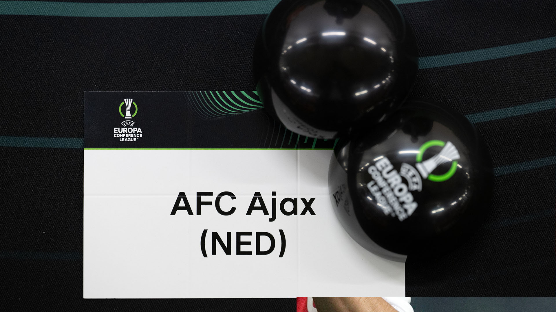 Ajax loot Aston Villa in achtste finale UEFA Conference League