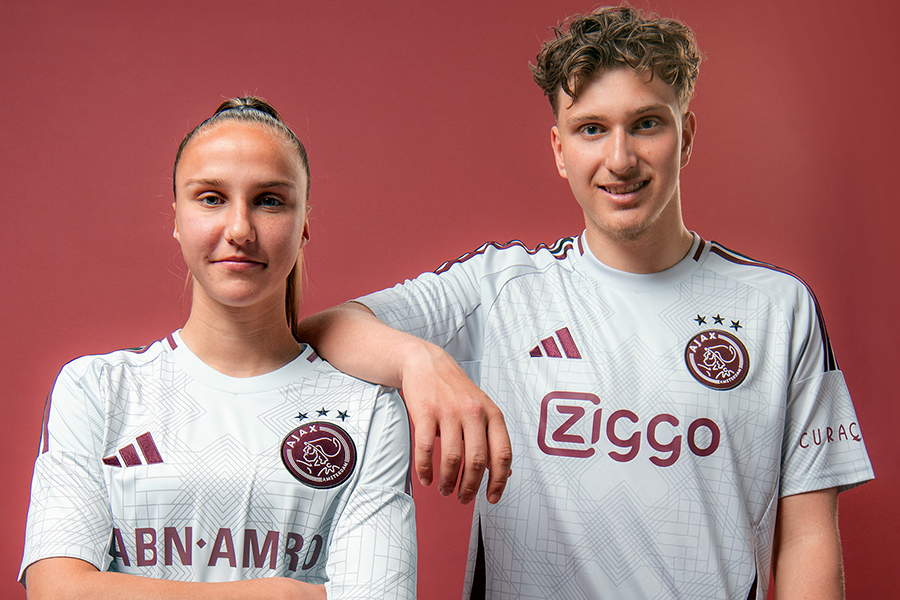 Ajax' derde tenue geïnspireerd op Amsterdams stadsbeeld Ajax' derde tenue geïnspireerd op Amsterdams stadsbeeld