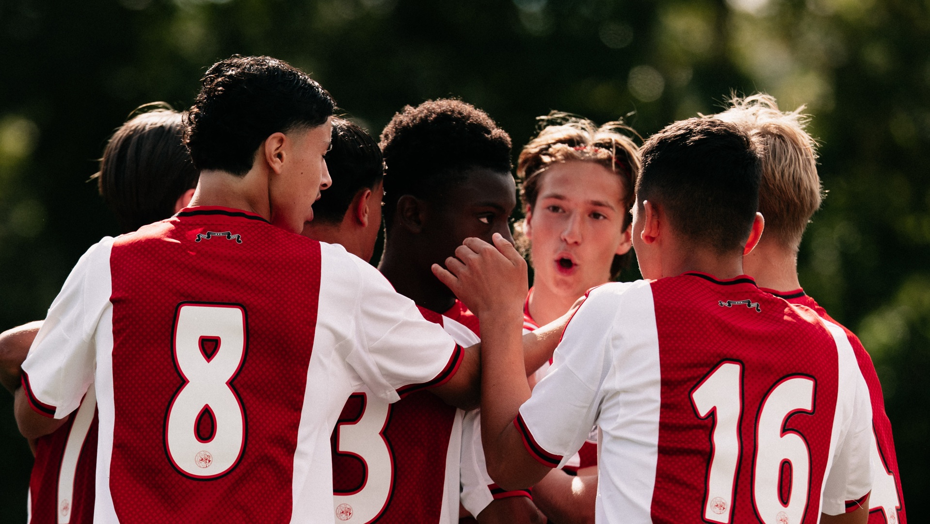 Blik op de Toekomst | Ajax O17 schiet half dozijn vol