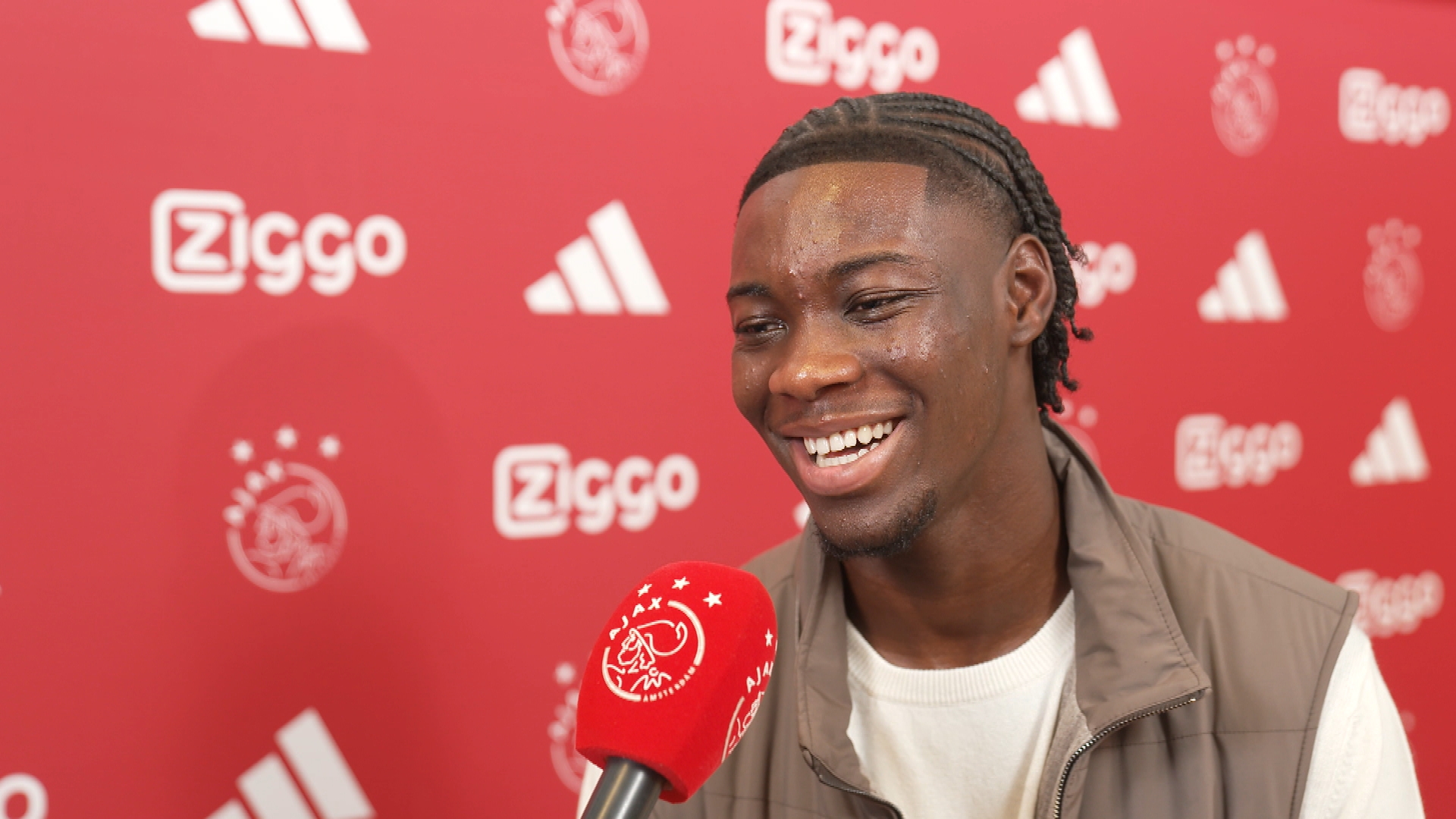 Konadu geniet van contractverlenging: 'Een mooi beroep'