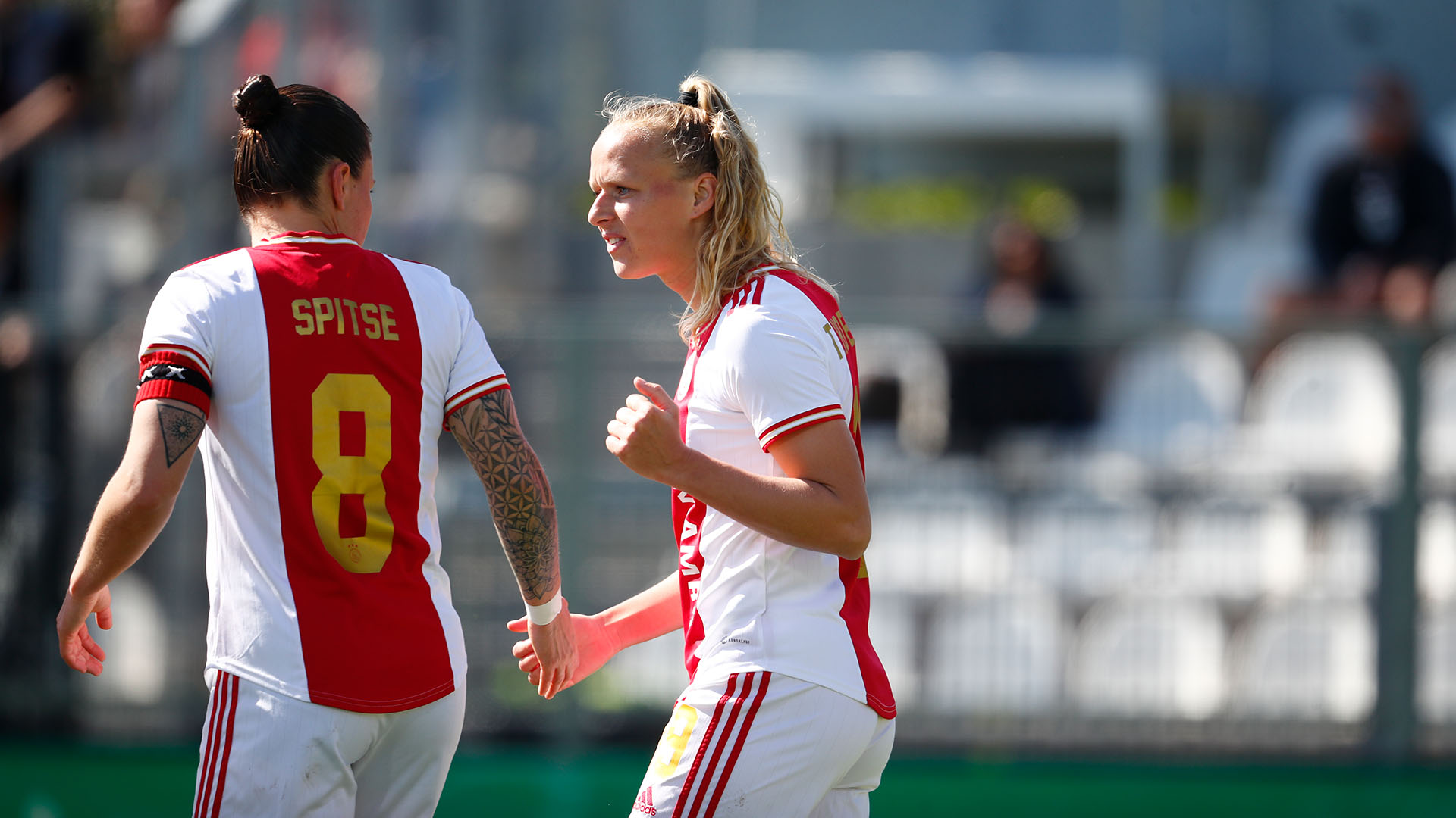 Highlights Ajax Vrouwen - FC Twente | Hoekstra beslissend