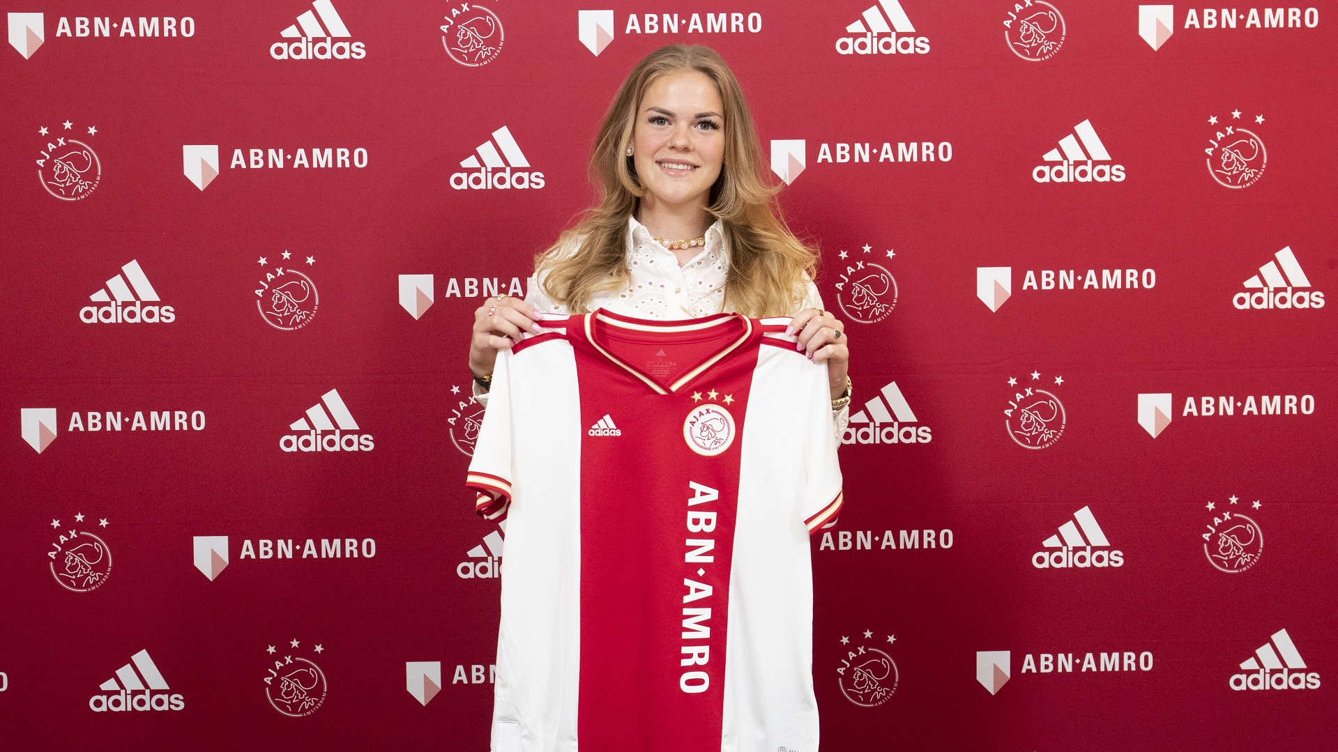 Keijzer en Van der Veen langer bij de Ajax Vrouwen