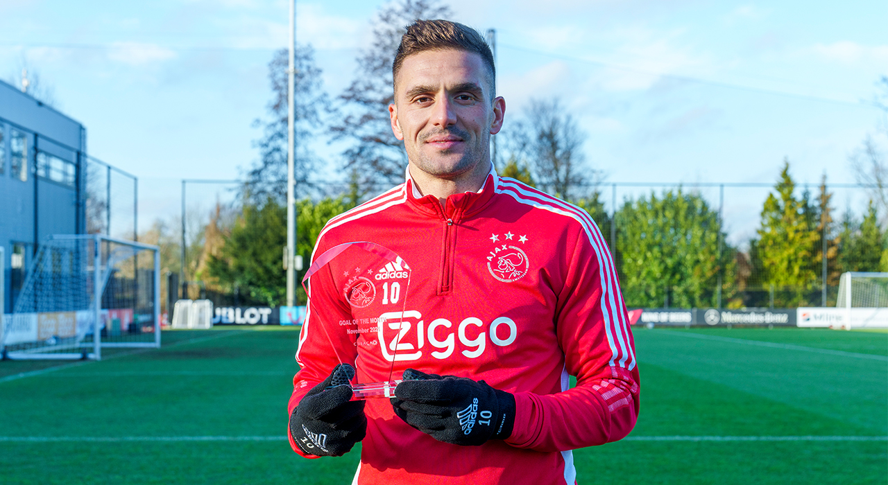 Tadic maakt Goal of the Month: 'Een ongelukkig moment voor de paal'