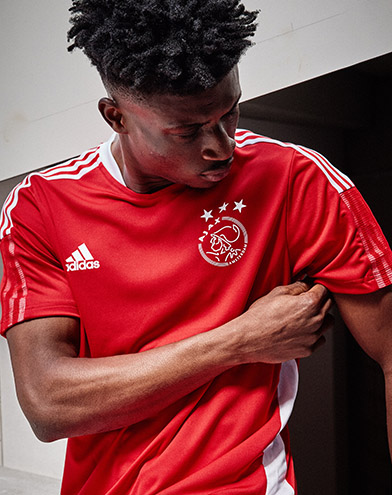The official Ajax Fanshop Largest range official Ajax articles.