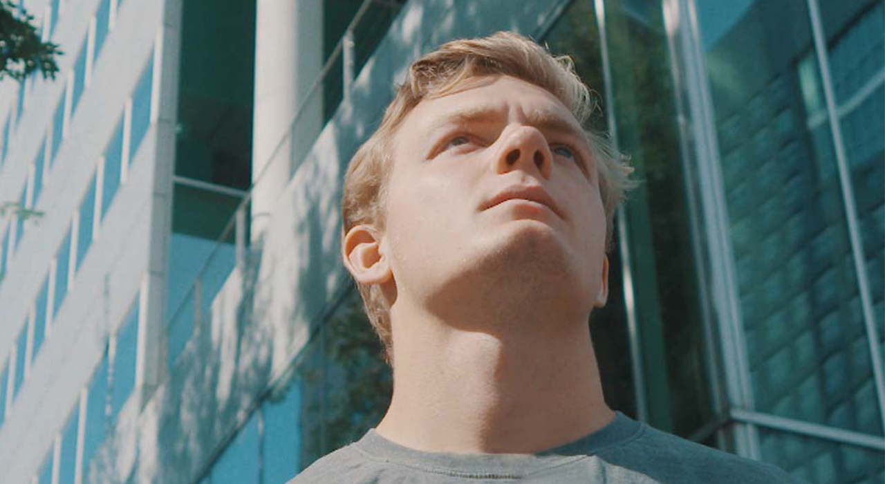 Dit is het Amsterdamse leven van Rasmussen: 'Heitinga heeft mij ...