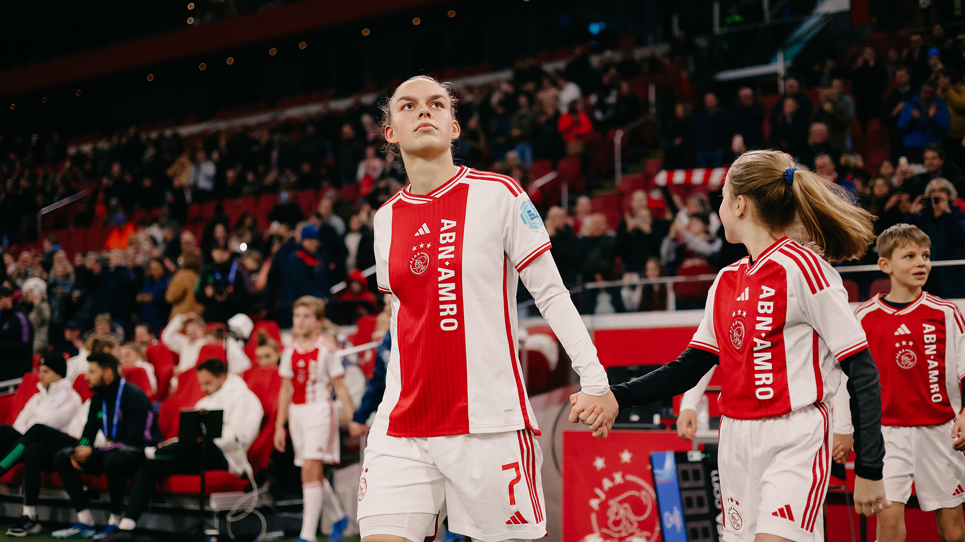 Liveblog | Ajax Vrouwen spelen Klassieker in Johan Cruijff ArenA