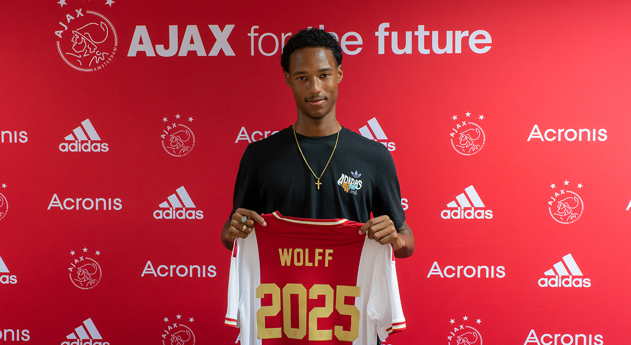 Wolff tekent profcontract: 'Allemaal best wel snel gegaan'