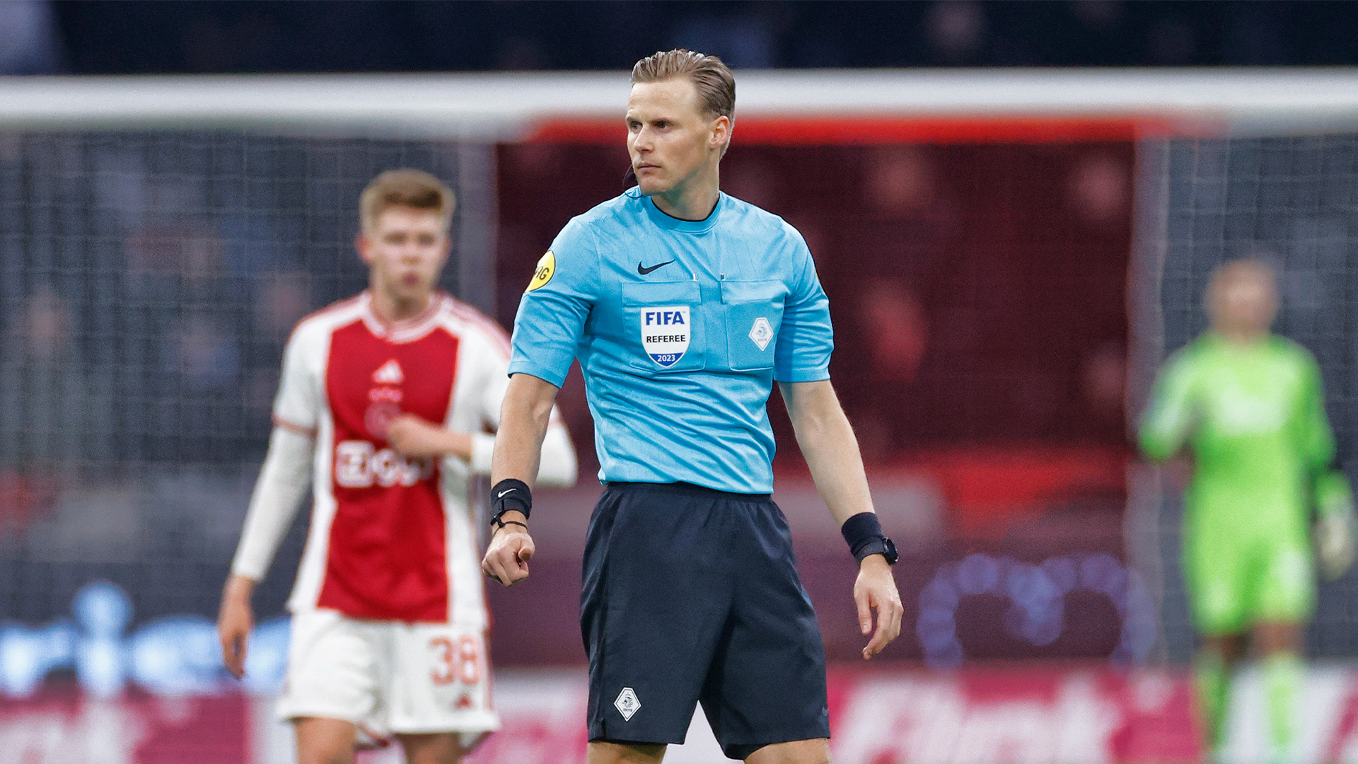 Van der Eijk scheidsrechter bij Ajax - Excelsior