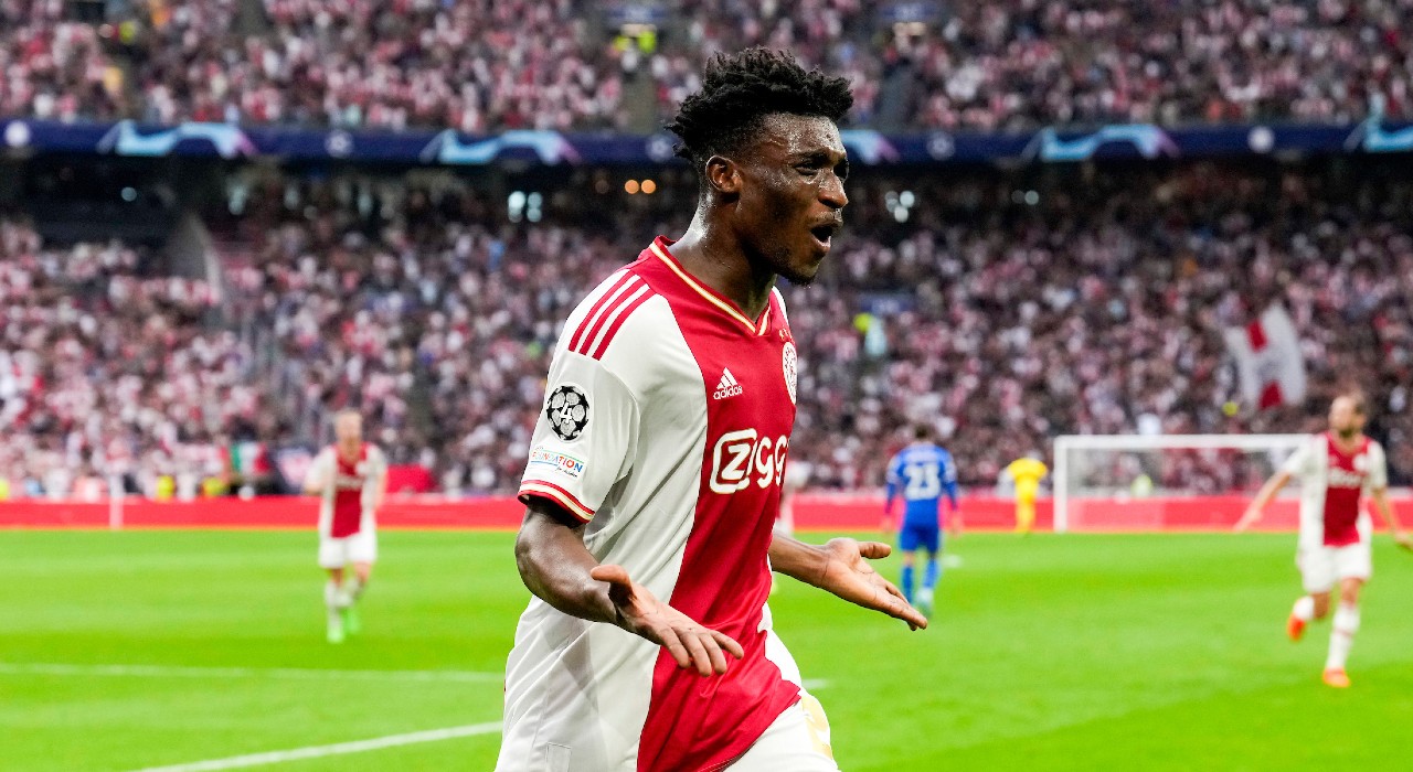 Liveblog | Ajax leidt tegen Rangers FC