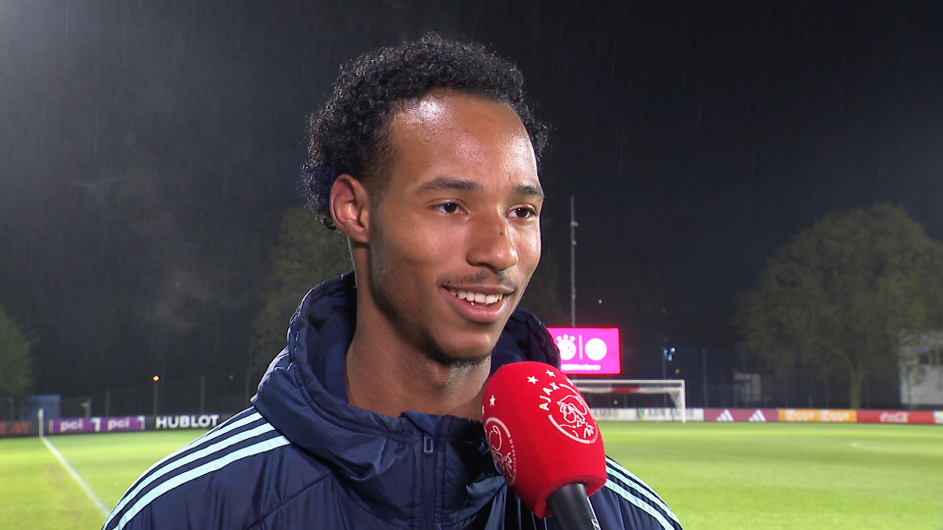 Wolff: 'Heel lekker om eerste assist te geven bij Jong Ajax'