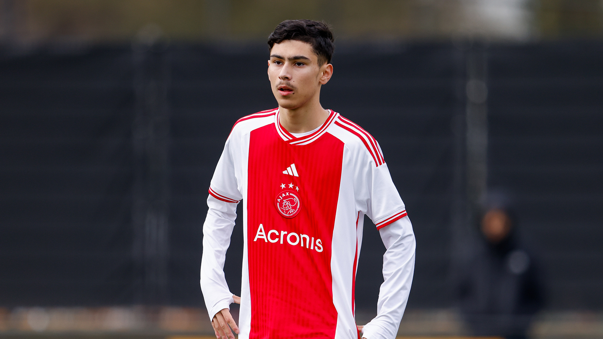 Topper tussen Ajax O17 en PSV live te volgen via Ajax-kanalen