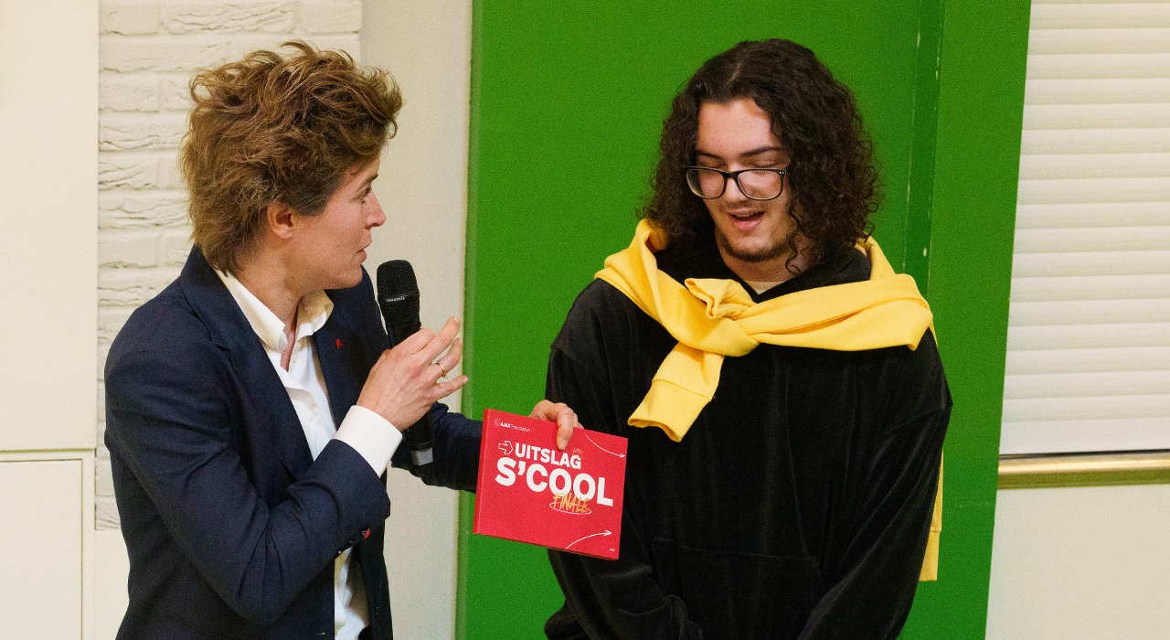 In beeld | Mundus College wint Ajax Foundation-project S'Cool