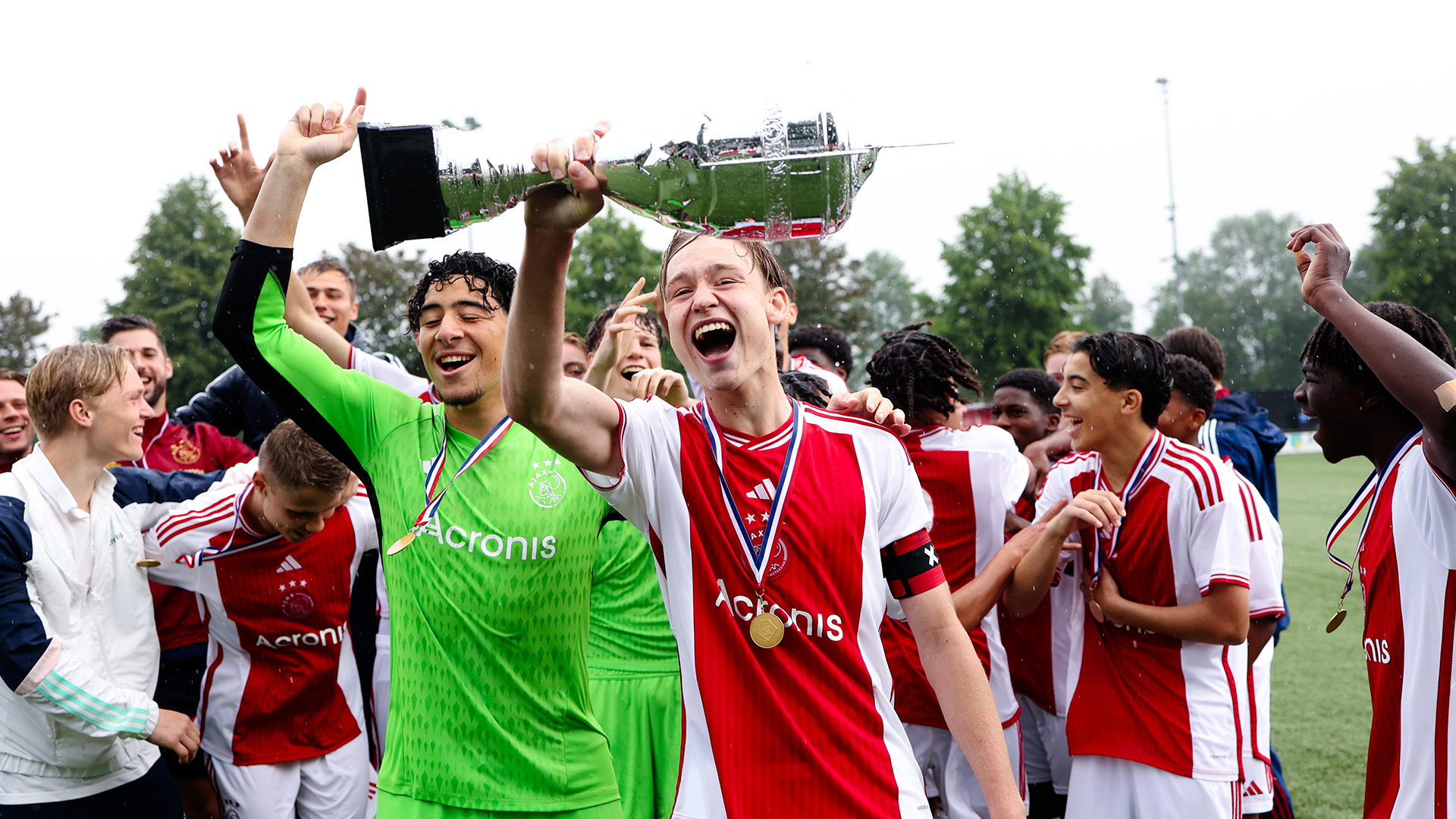Rewind | Zes doelpunten en de beker voor O17