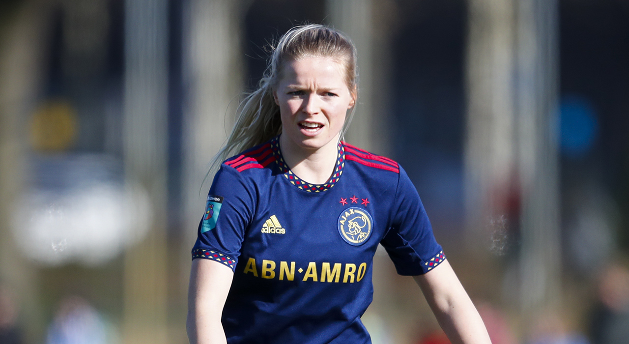 Ajax Vrouwen gelijk in oefenduel met Paris FC