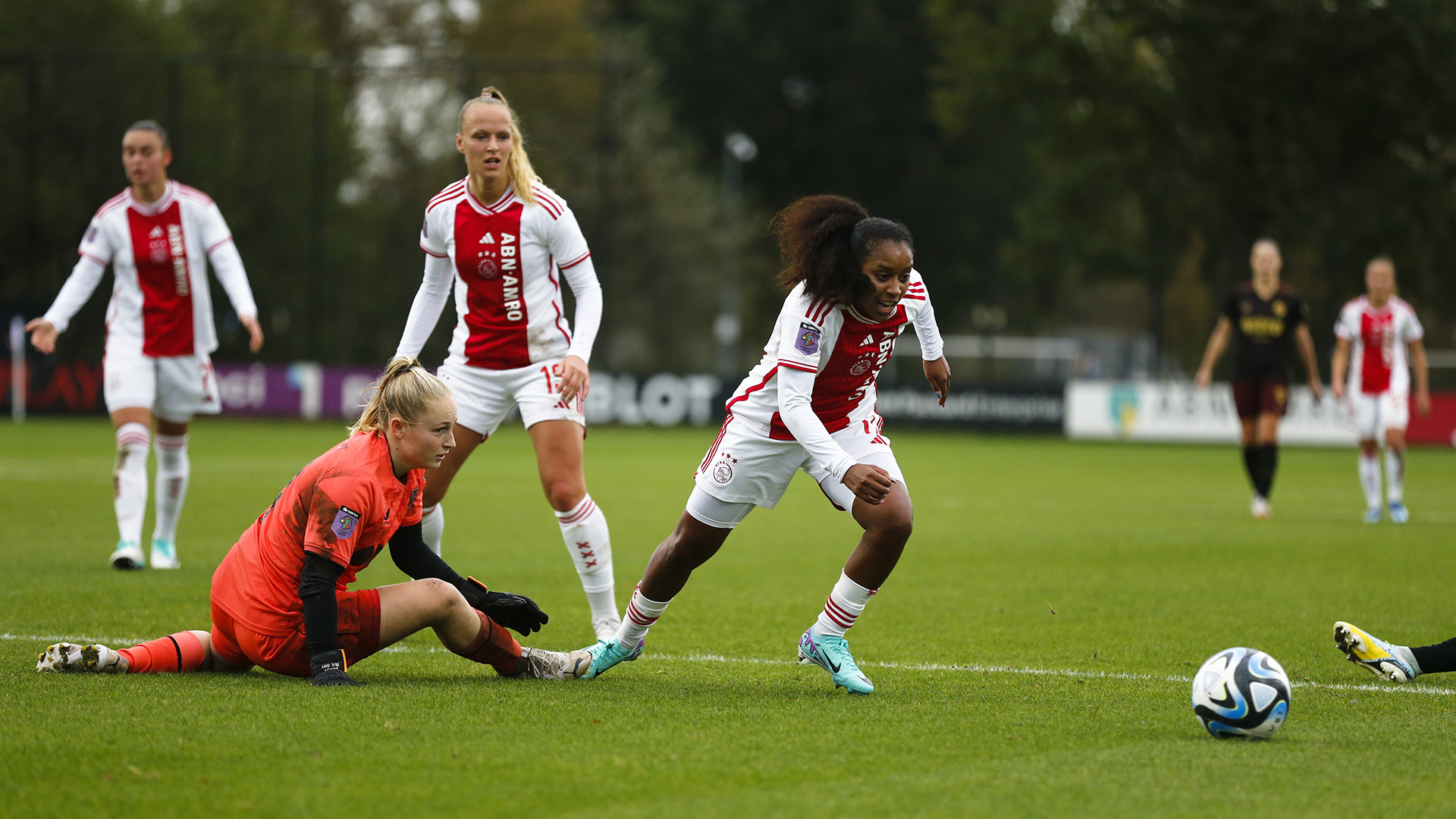 Highlights Ajax Vrouwen – FC Utrecht | Doelpuntrijke zege