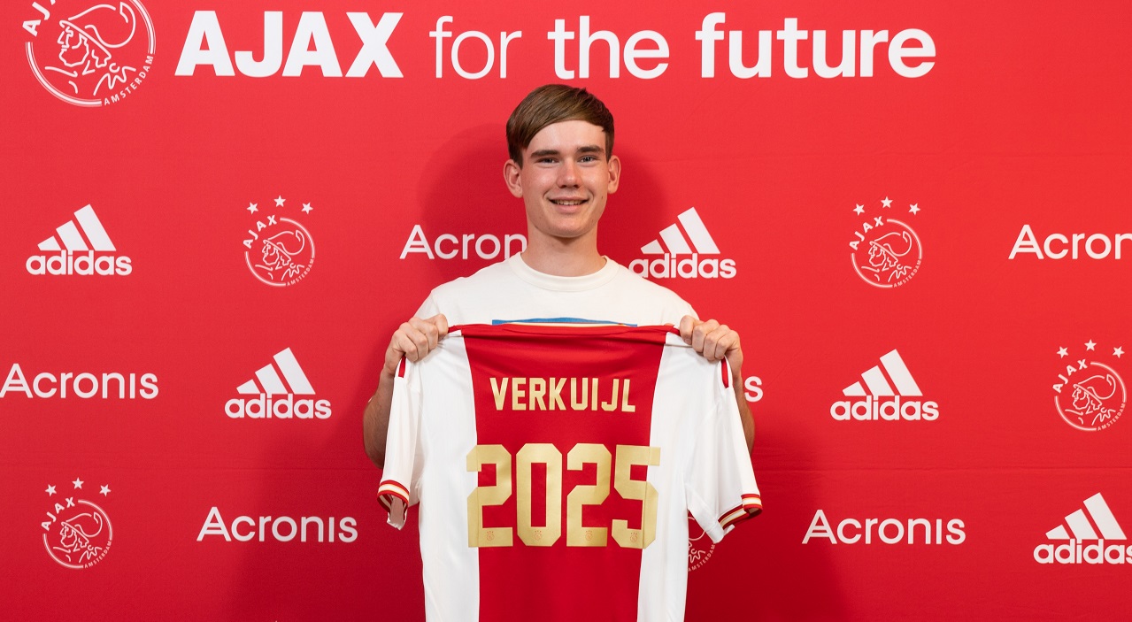 Ajax contracteert Mark Verkuijl