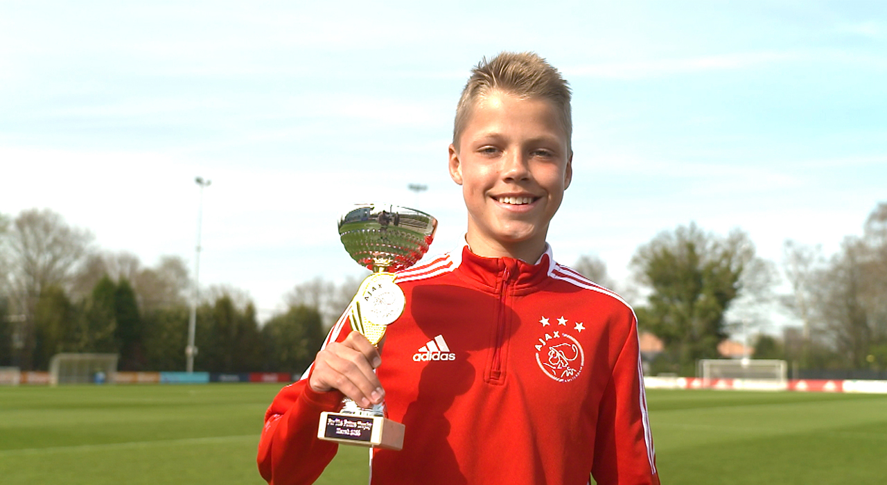 For The Future Trophy voor Sean Steur: 'Frenkie de Jong is mijn Ajax-voorbeeld'