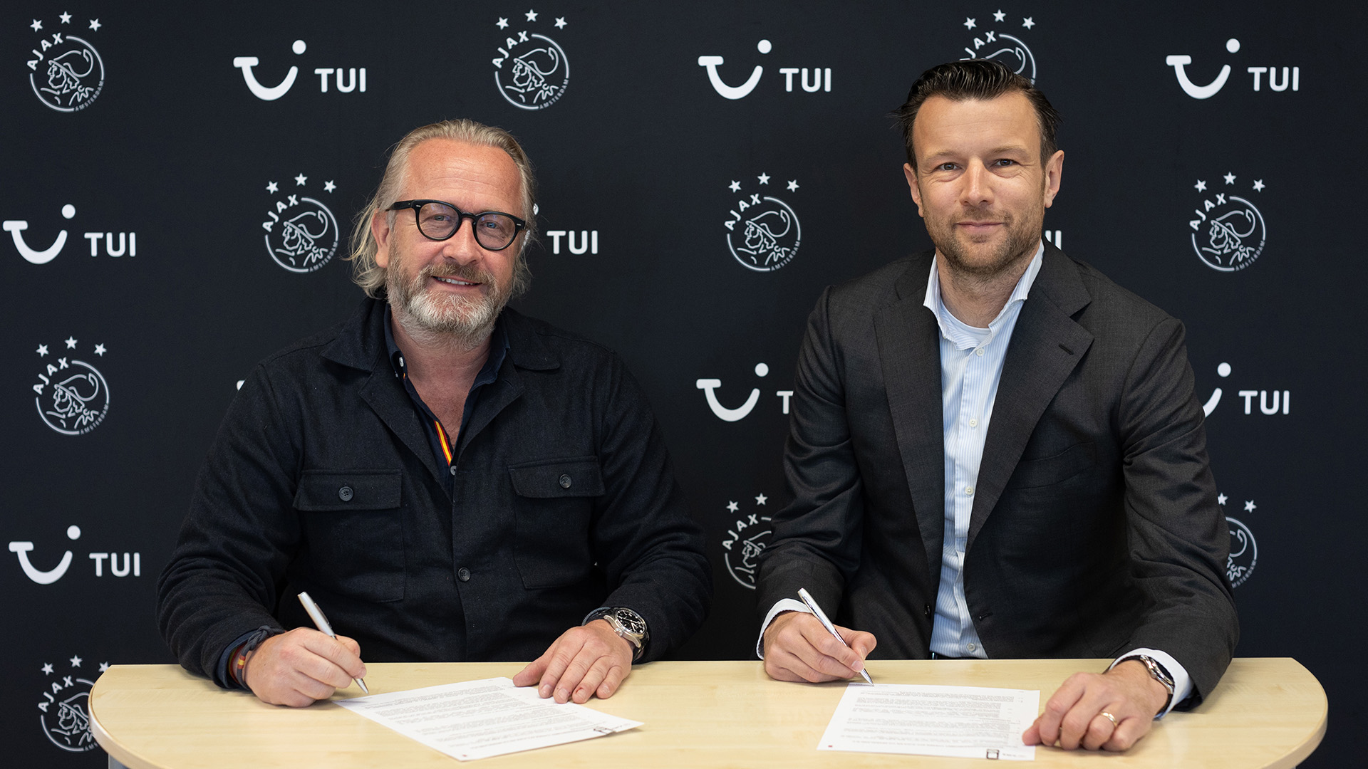 TUI en Ajax verlengen partnership tot en met 2030