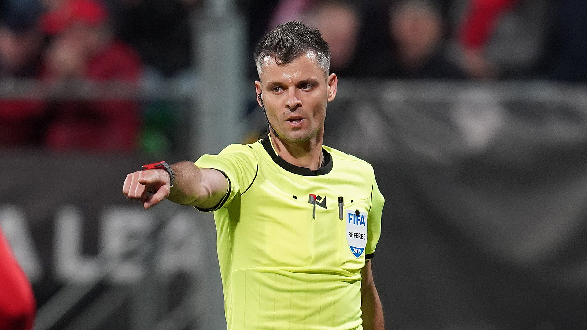Jorgji arbiter bij Ajax – Aston Villa