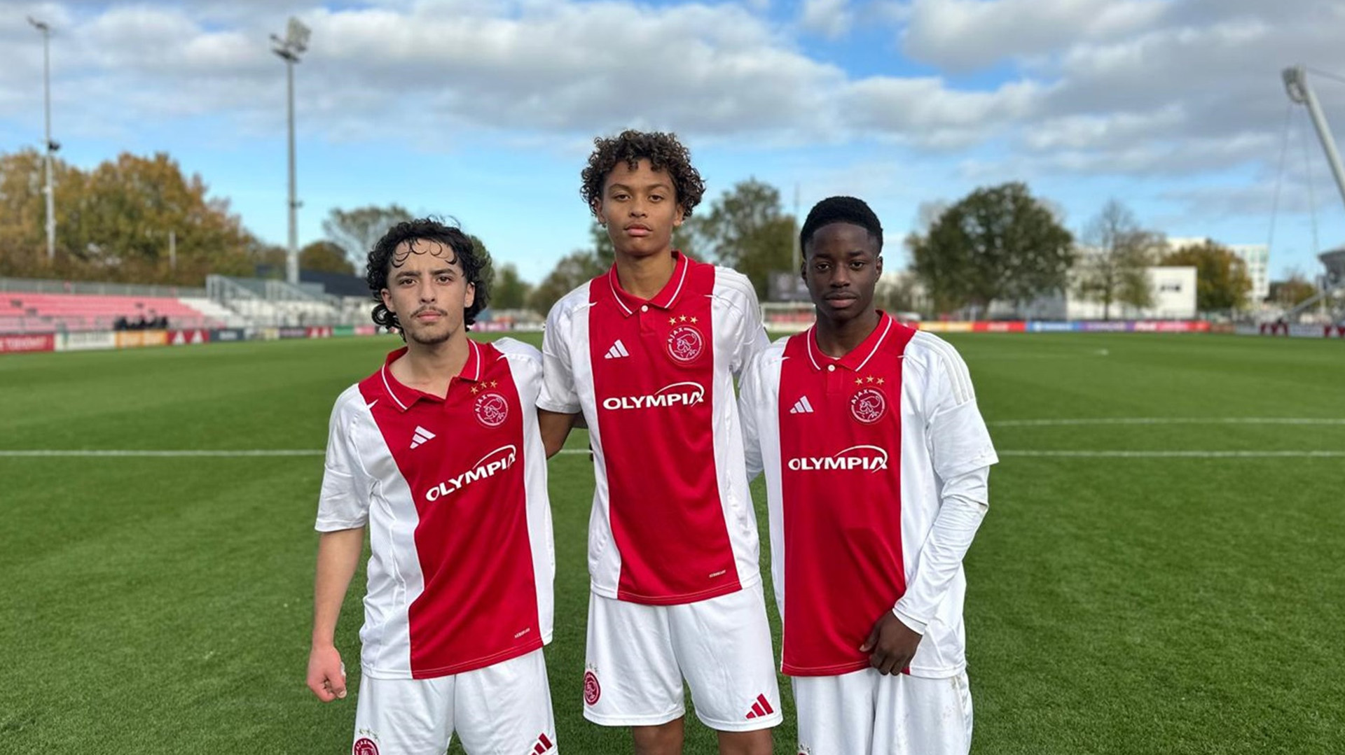 Duel tussen Ajax O17 en AZ O17 zaterdag live te zien