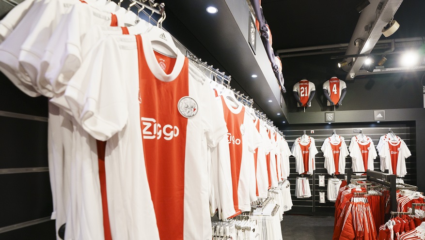 Ajax Fanshops open