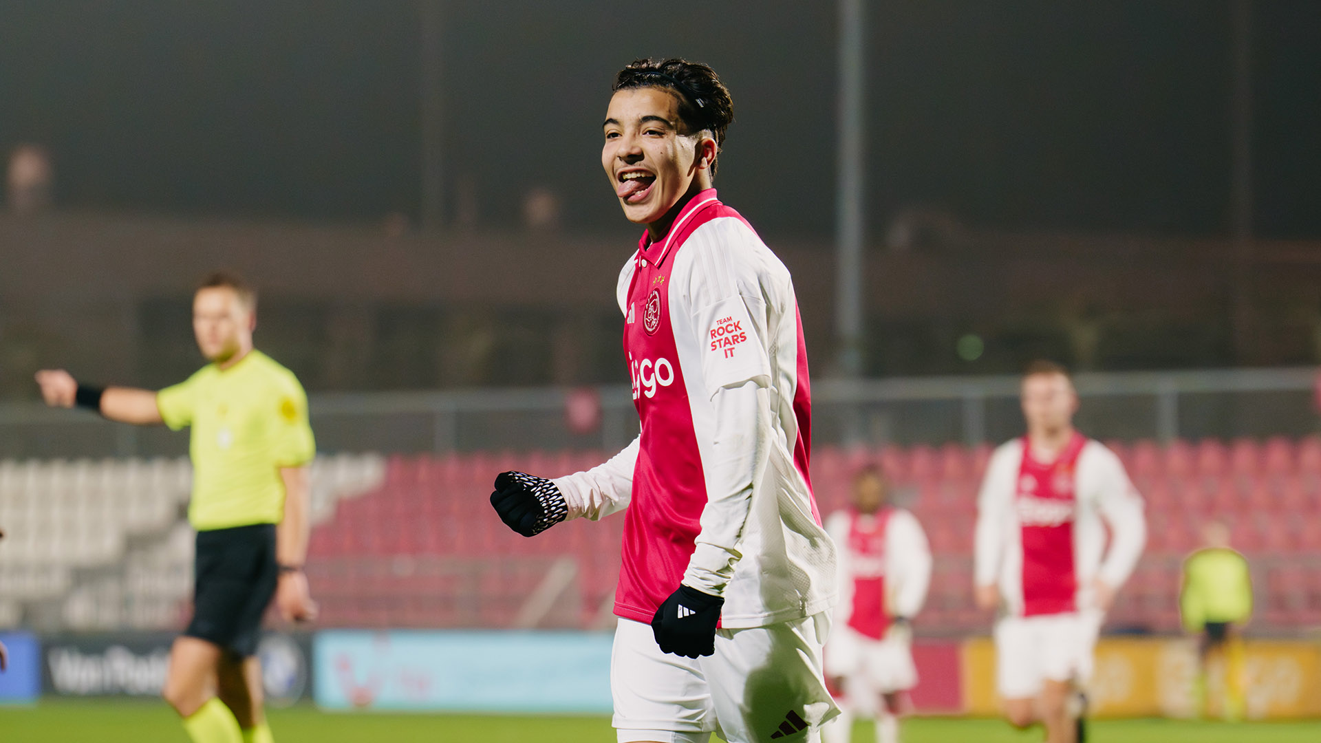 Jong Ajax wint overtuigend van Jong PSV